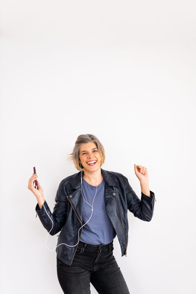 Podcast Pitch Timelines: What to Expect | Podcast Ally